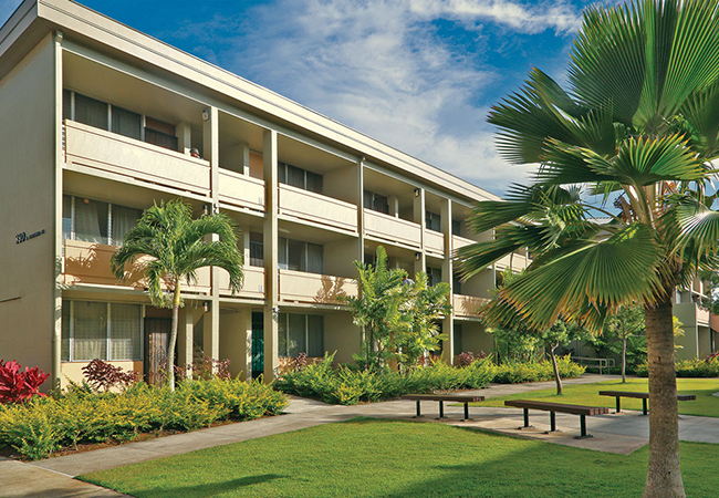 Governor Abercrombie Celebrates with Kukui Gardens Residents | EAH Housing